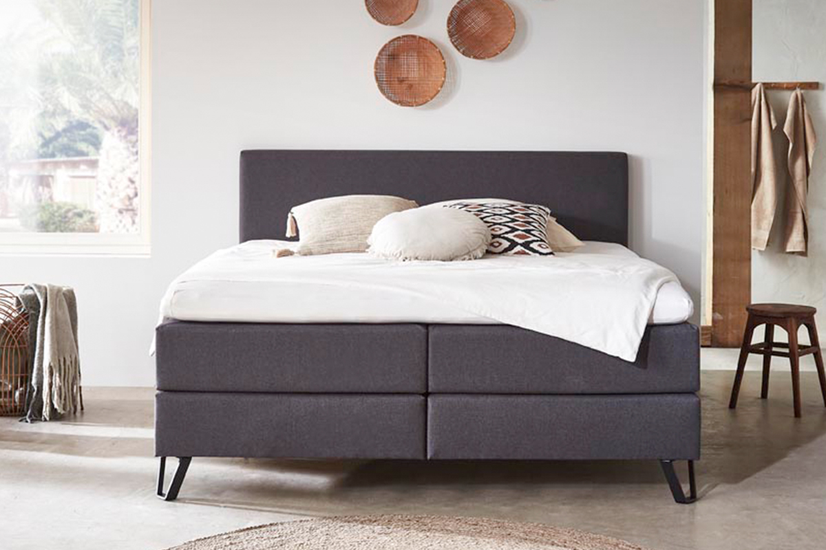 Complete boxspring met hoofdbord, kies zelf het gewenste comfort en de ...