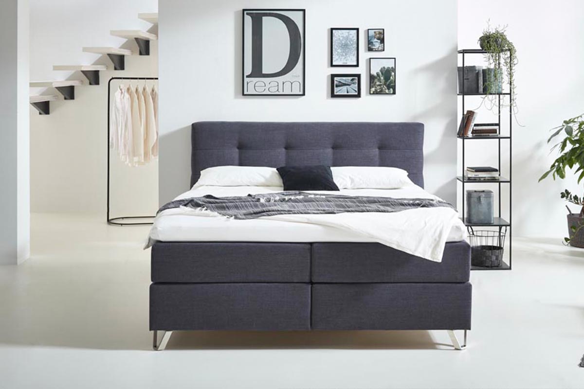 Complete boxspring met hoofdbord, kies zelf het gewenste comfort en de ...